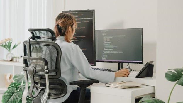 Data Engineer vs. Data Scientist: What Is the Difference? [Salary Included]